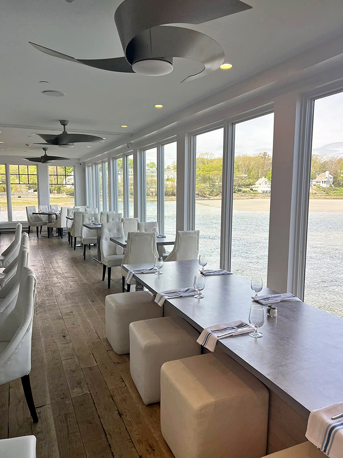 Dining with a view! These waterfront tables offer a feast for the eyes alongside whatever deliciousness lands on your plate.