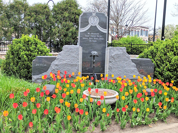 A perfect spot for leaf-peeping and people-watching. This park invites you to pause and soak in the essence of autumn &ndash; pumpkin spice optional.