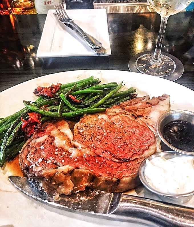 That beautiful pink center and those crispy green beans prove that perfection is absolutely achievable on a plate.