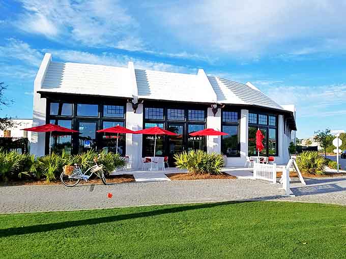 NEAT Tasting Room & Bottle Shop: Mixology meets art gallery in this sophisticated watering hole where cocktails are crafted with the precision of Swiss watchmakers.