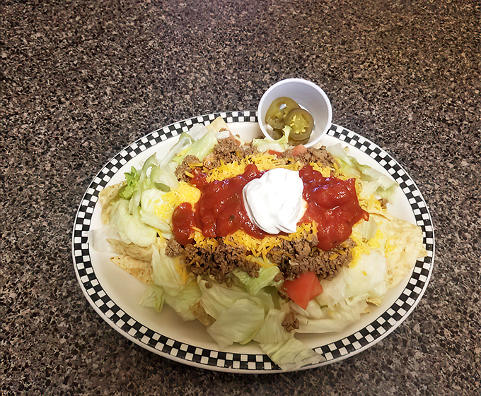 Who said salads can't be exciting? This taco salad is a fiesta in a bowl, bringing a touch of Tex-Mex to Ohio. 