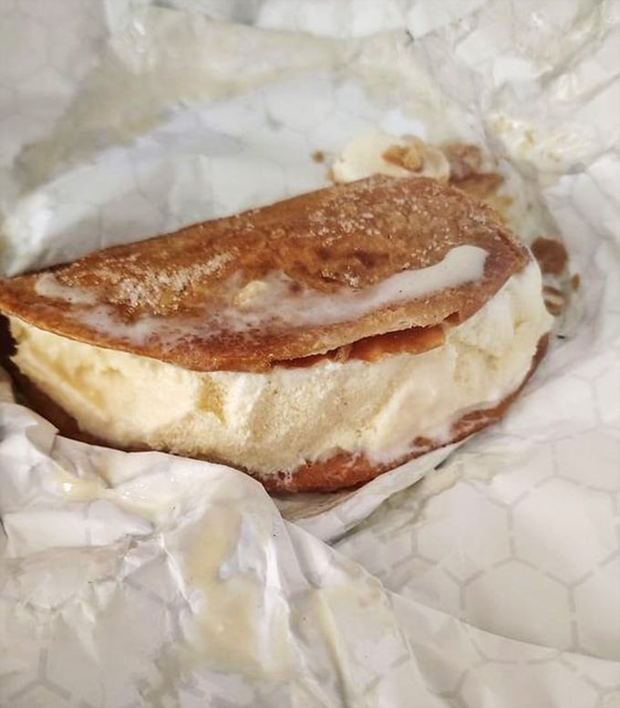 A churro taco that somehow makes perfect sense, proving dessert innovation is alive and well.