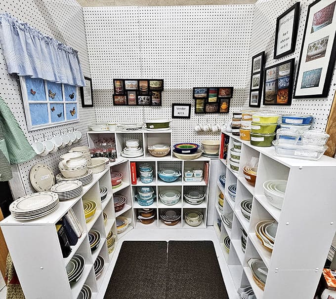 John Deere enthusiasts, rejoice! These vintage dishes let you eat your morning eggs while dreaming of perfectly plowed fields.