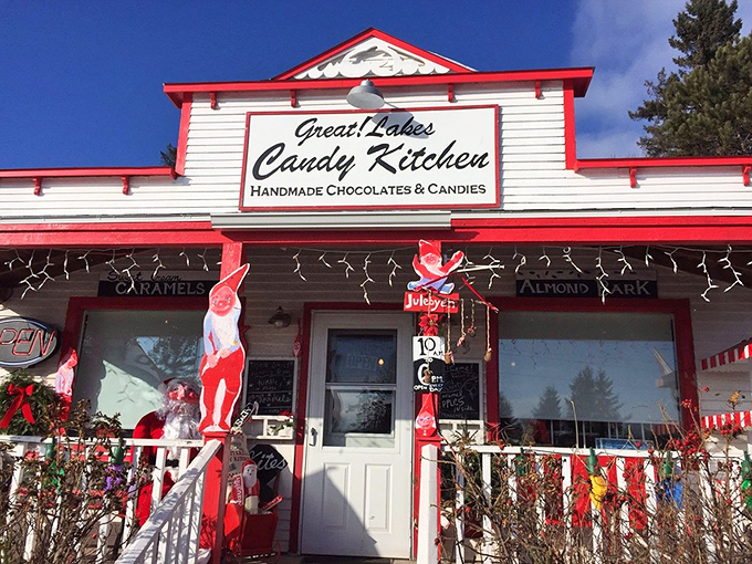 Red and white and sweet all over. This charming shop could star in its own Hallmark movie about small-town confectionery magic.