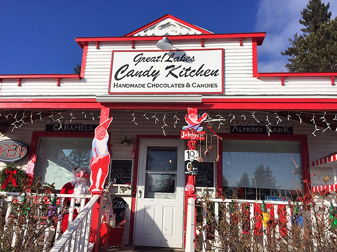 Red and white and sweet all over. This charming shop could star in its own Hallmark movie about small-town confectionery magic.