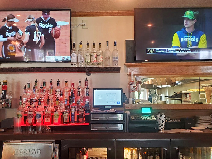 Command central for thirst-quenching operations. This bar is ready to serve up cold ones to complement your hot barbecue.
