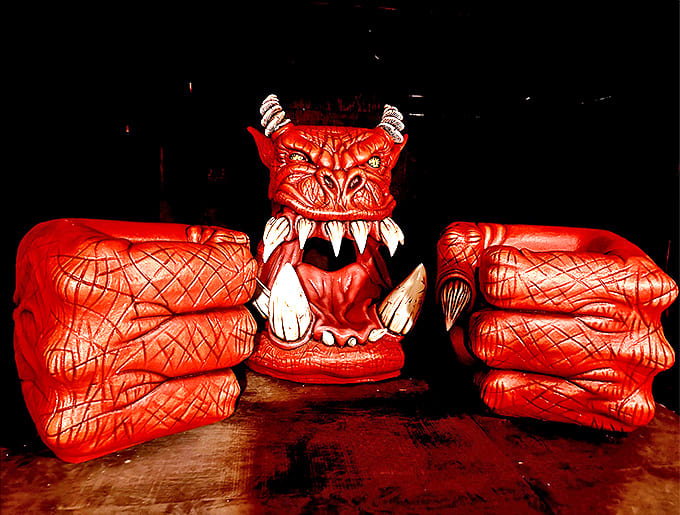 Demon Sculpture: Those massive demonic fists could crush a car – or your courage – with equal ease.