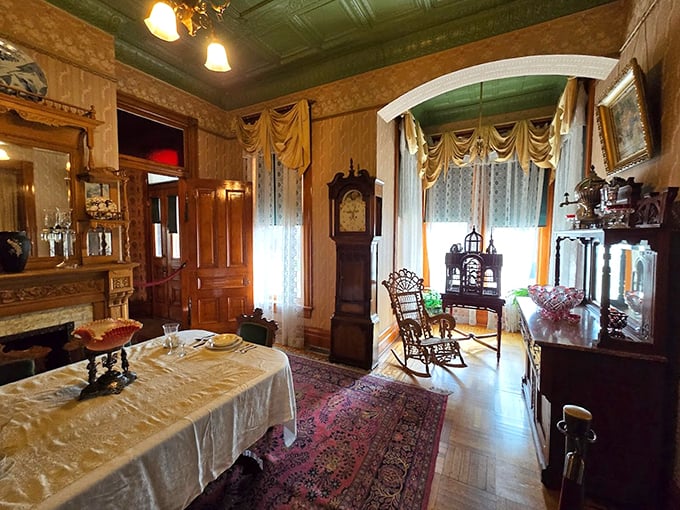 Dinner is served! This dining room is primed for a feast fit for a Victorian gentleman &ndash; or a modern-day foodie with a time-travel fetish.