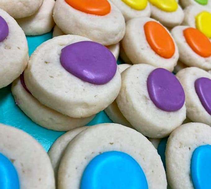 When tea cookies come in rainbow colors, choosing just one flavor becomes an existential crisis that's both delightful and slightly stressful in the best way.