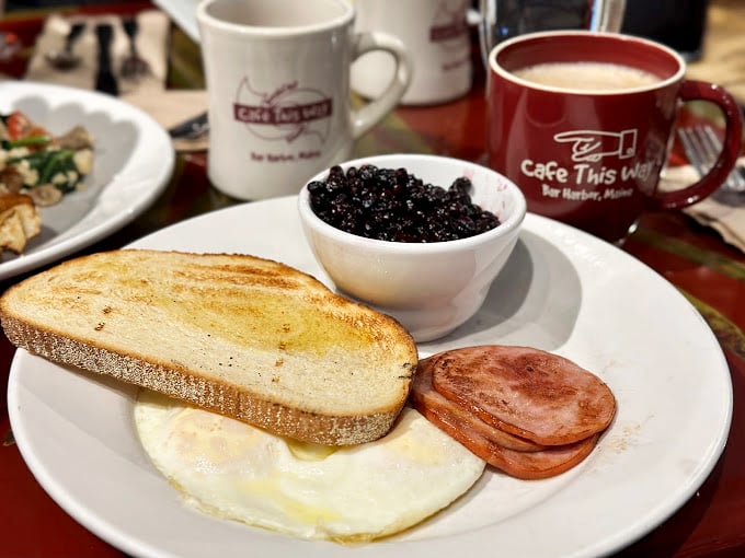 Simple pleasures done right. This toast is the supporting actor that deserves an Oscar.