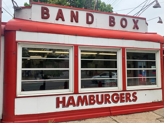 Tiny but mighty! This art deco time capsule has been serving up classic diner fare since 1939, with a side of authentic retro charm.