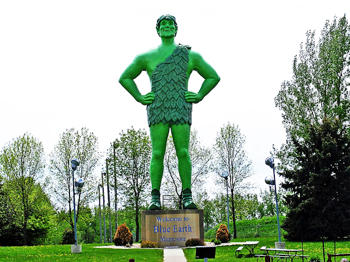 Ho ho holy cow! This lean, green Minnesota icon stands tall, proving that eating your veggies really does help you grow.