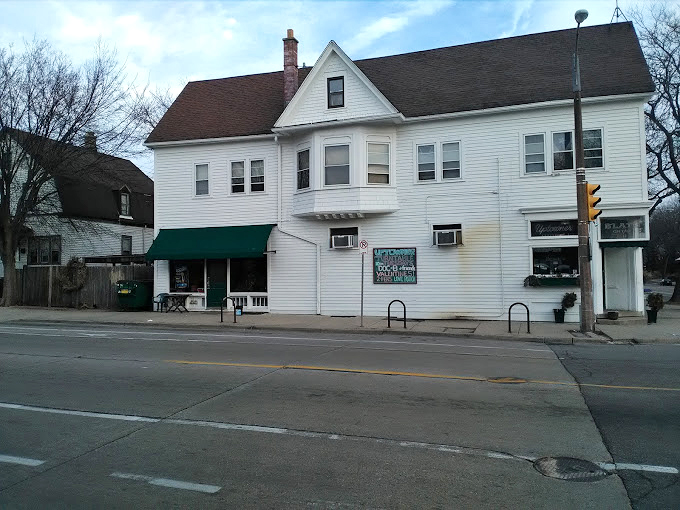Visit Milwaukee's oldest bar, The Uptowner! Head inside and enjoy great drinks and maybe catch some fantastic local live jazz music.