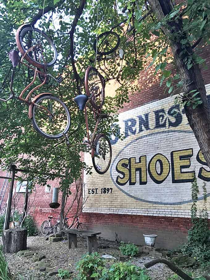 Who needs conventional art when you've got a tree that grows bicycles? This whimsical installation proves history doesn't have to be stuffy.