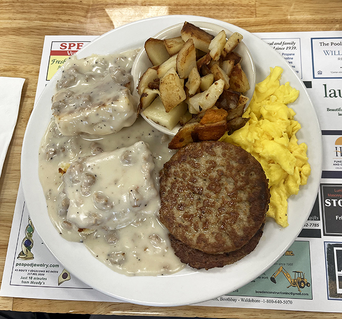 Simple pleasures, perfectly executed: A hearty breakfast plate that proves sometimes the classics need no improvement.