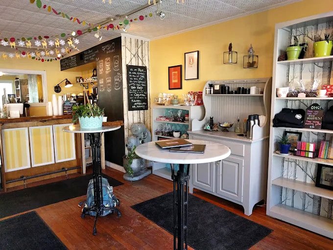 Cheerful d&eacute;cor and cozy seating invite you to linger over that second pastry &ndash; resistance is futile!