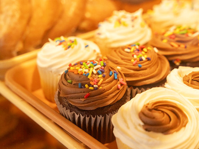 These cupcakes with their swirls of frosting look like they're auditioning for a baking show, and they'd definitely make it to the finals.