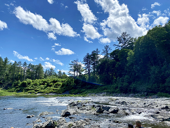 Quechee Gorge reveals Vermont's dramatic side &ndash; 165 feet of sheer rock face carved by water's patient persistence over millennia.