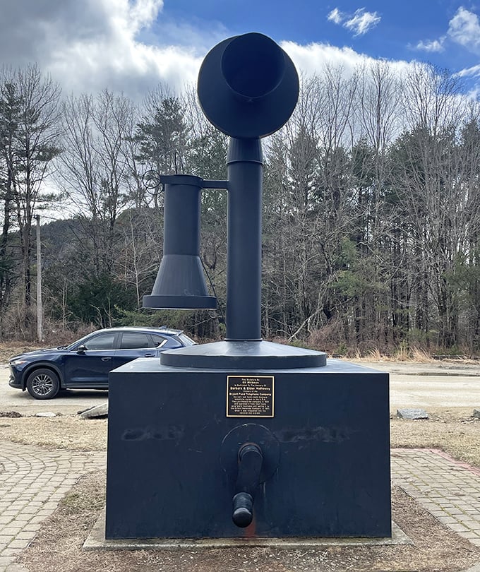 The front view showcases the telephone in all its glory, with its distinctive shape instantly recognizable despite its cartoonish proportions.