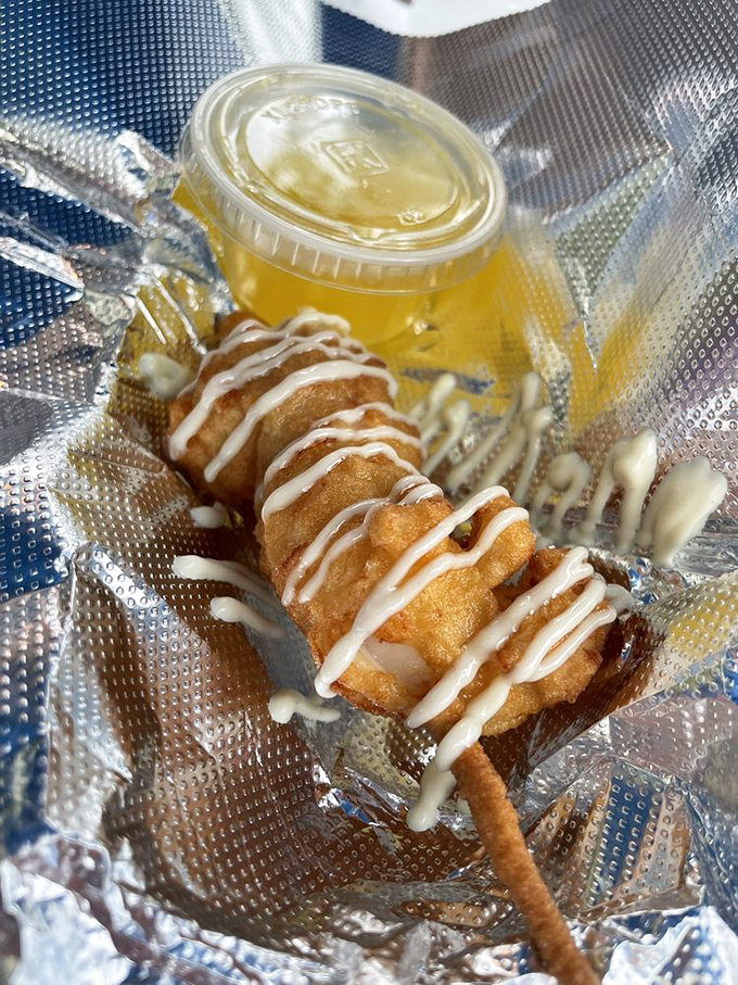 Deep-fried seafood heaven drizzled with sauce &ndash; these golden treasures from the fryer might make you forget about lobster, but only temporarily.