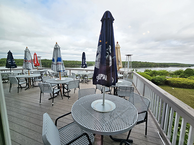 The outdoor deck offers views so stunning, you might forget to eat &ndash; until the aroma of fresh seafood snaps you back to reality.