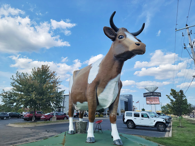 Holy cow! This bovine behemoth is udder-ly impressive. It's Wisconsin's way of saying, "Go big or go home" &ndash; dairy edition.