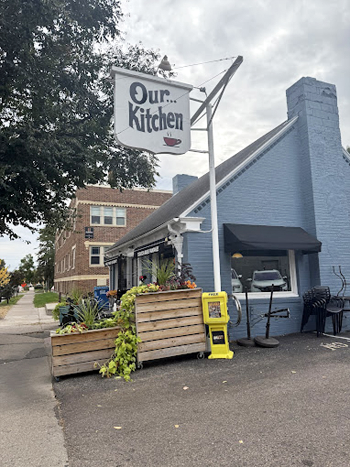 Where counter culture meets pancake perfection. Watch skilled hands flip flapjacks bigger than your plate, maybe your table.