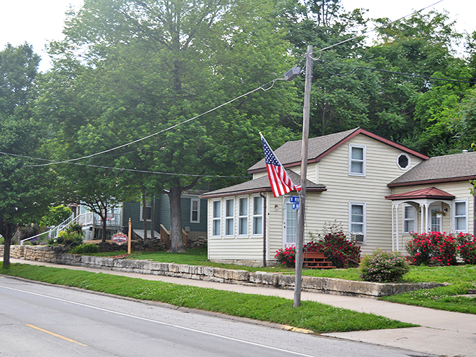 Where the rivers meet, so does the fun! Grafton's scenic beauty and quaint buildings make it a hidden gem along the mighty Mississippi.