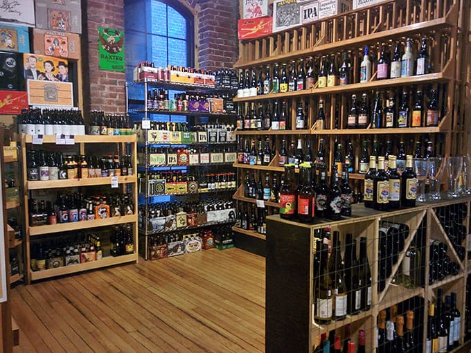 The market section stocks local wines and craft beers, turning your breakfast stop into a one-stop shop for good living.