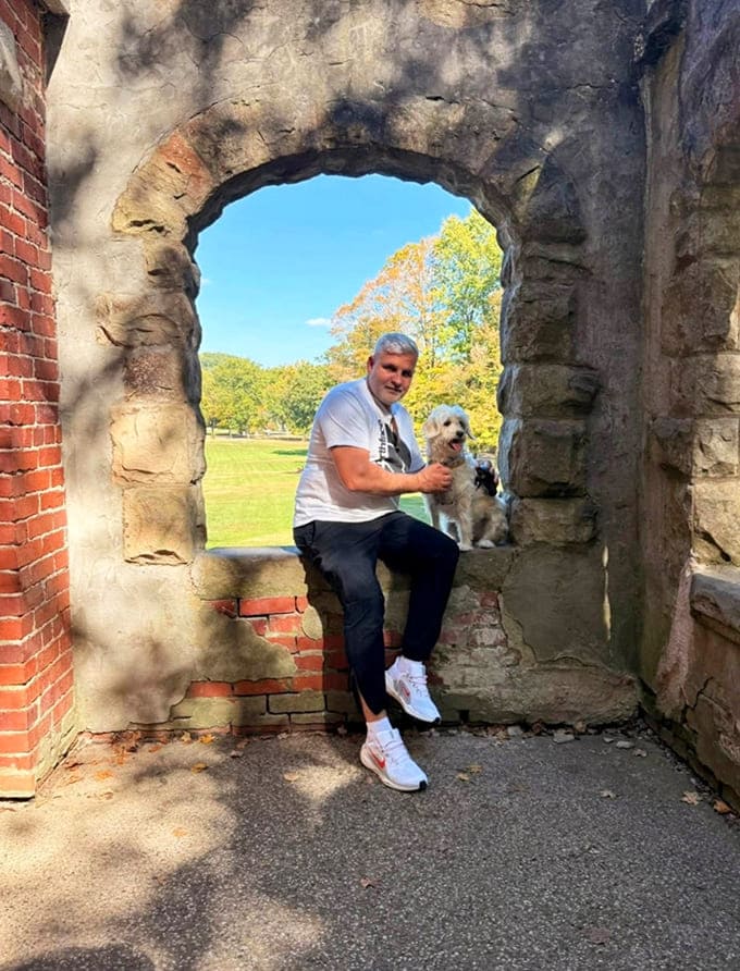 This gentleman and his fluffy companion prove that castle exploring is infinitely better with a four-legged friend who's not afraid of ghosts.