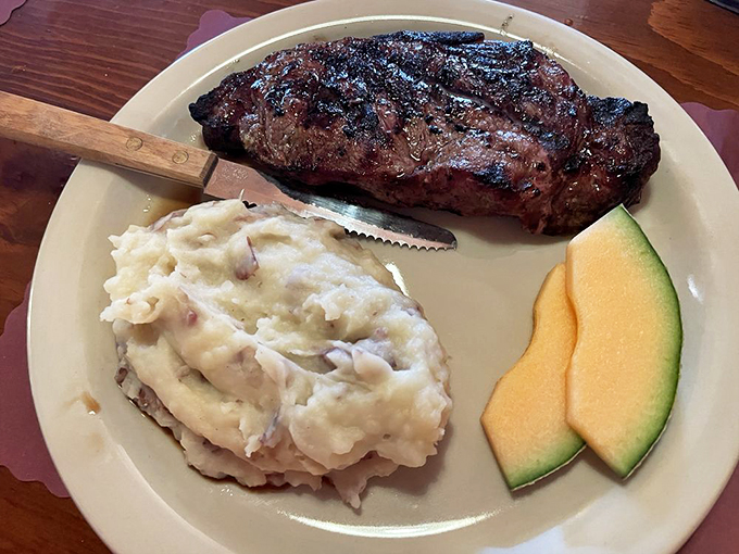 When the land calls instead of the sea &ndash; a perfectly grilled steak with cloud-like mashed potatoes.