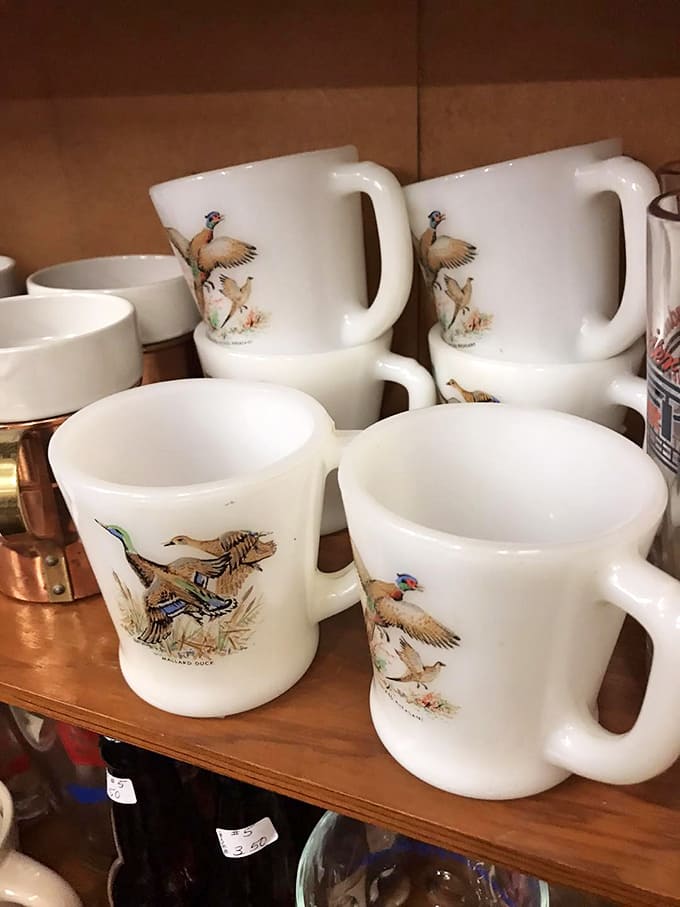 Pheasant-decorated mugs that bring a touch of the outdoors to your morning routine, because even coffee deserves a little vintage charm.