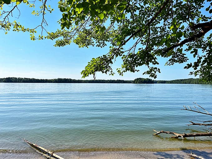 Scenic views that make smartphone wallpapers jealous. Mother Nature showing off again with that perfect reflection&mdash;we get it, you're gorgeous.