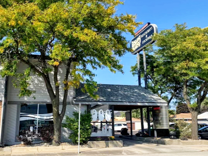 Mid-century charm meets drive-thru fish fry magic. The Packing House: where Milwaukee's Friday night tradition gets wheels.