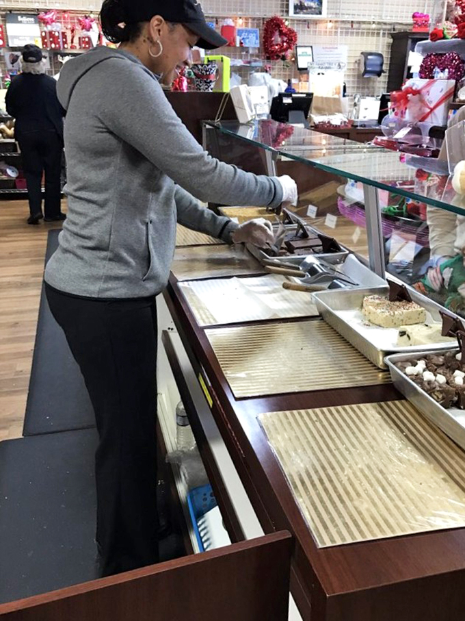 angell & phelps chocolate factory 4