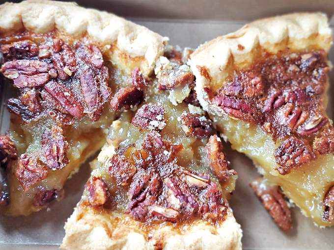 archie's west bay diner 4