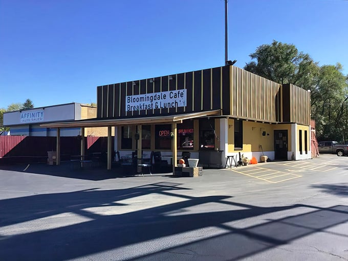 bloomingdale cafe breakfast & lunch 1