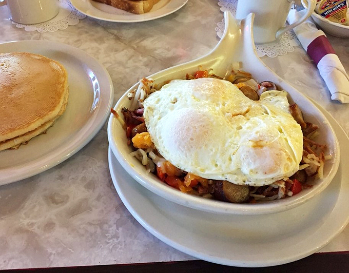 bloomingdale cafe breakfast & lunch 5