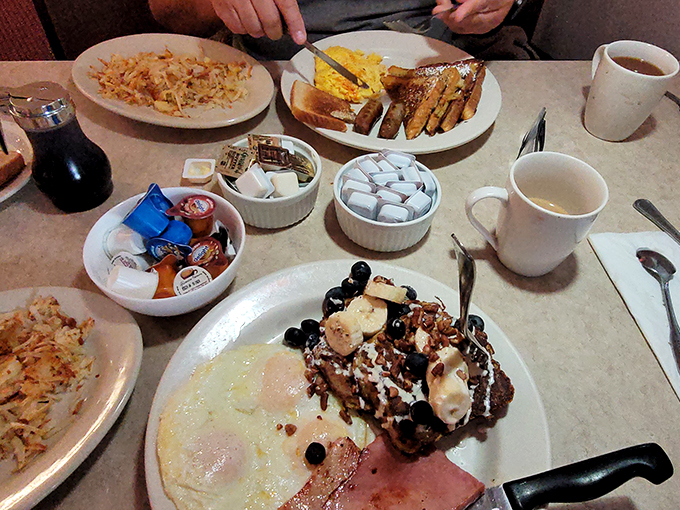 bloomingdale cafe breakfast & lunch 9