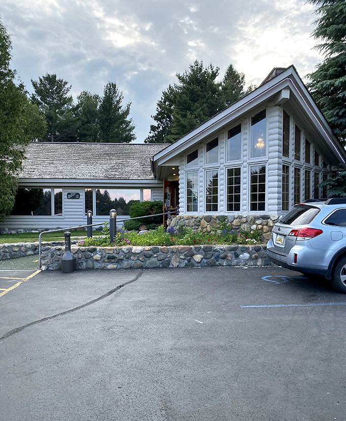 boone's long lake inn 1