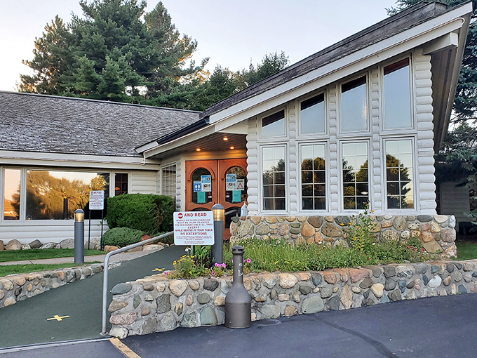 boone's long lake inn 1