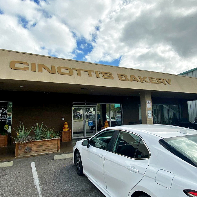 cinotti's bakery sandwich shop 1