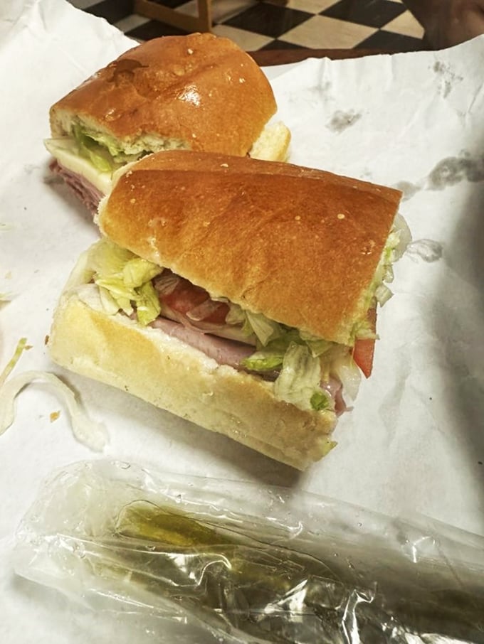 cinotti's bakery sandwich shop 3