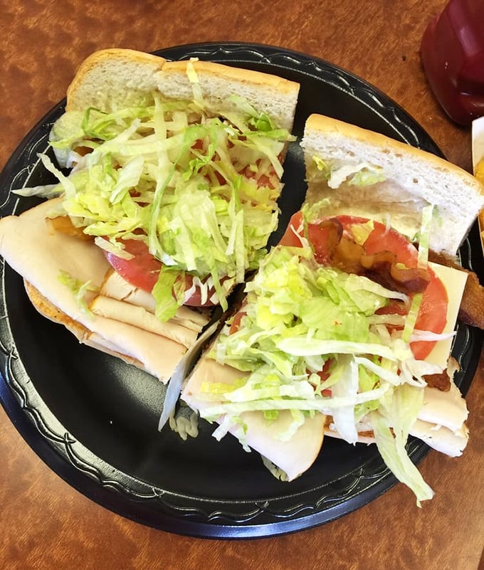 cinotti's bakery sandwich shop 6