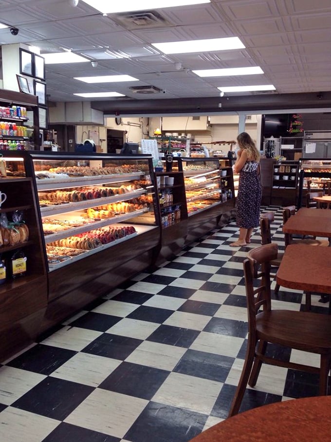 cinotti's bakery sandwich shop 8