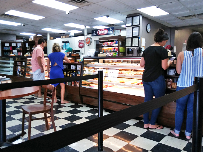 cinotti's bakery sandwich shop 8