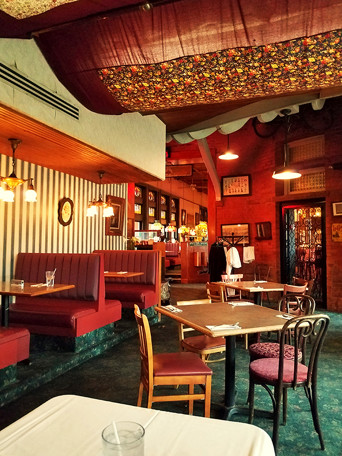 clara's on the river 9