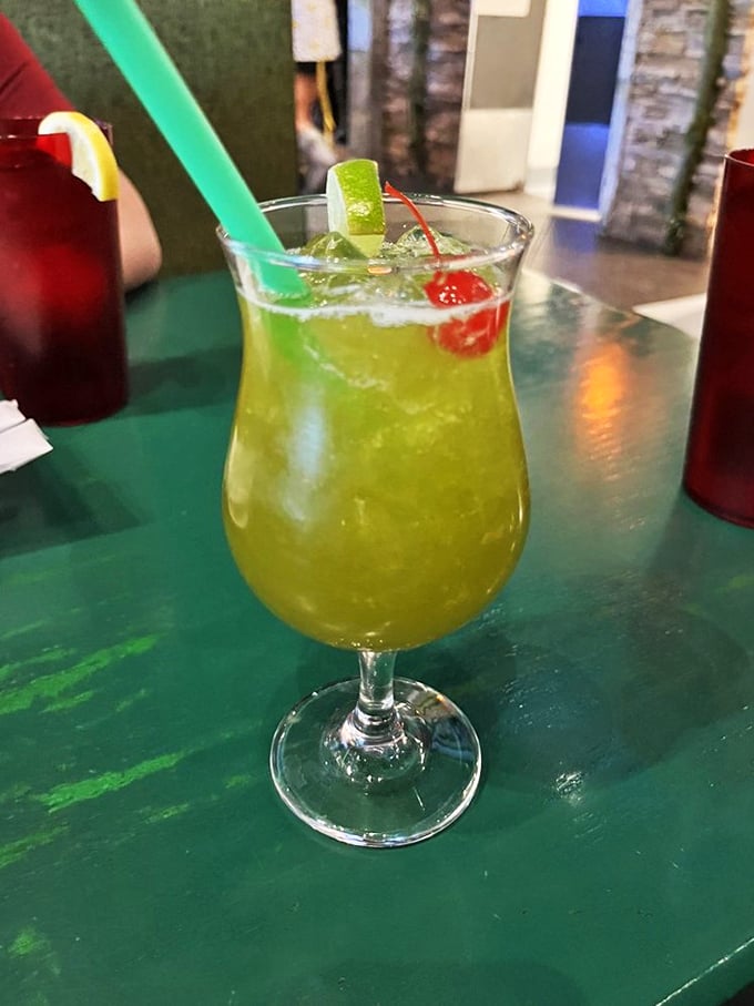 comicx restaurant bar & store 6