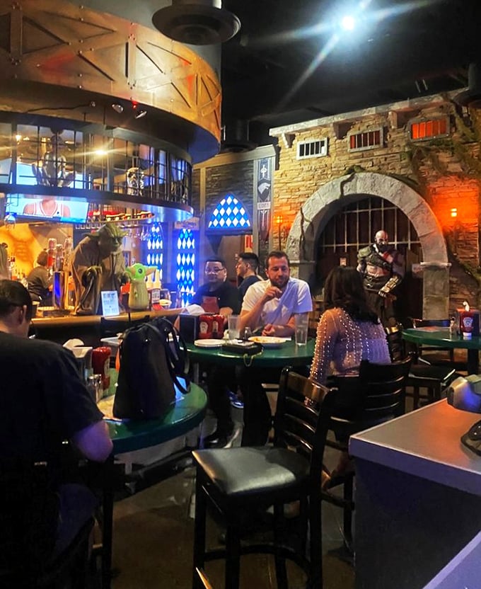 comicx restaurant bar & store 8