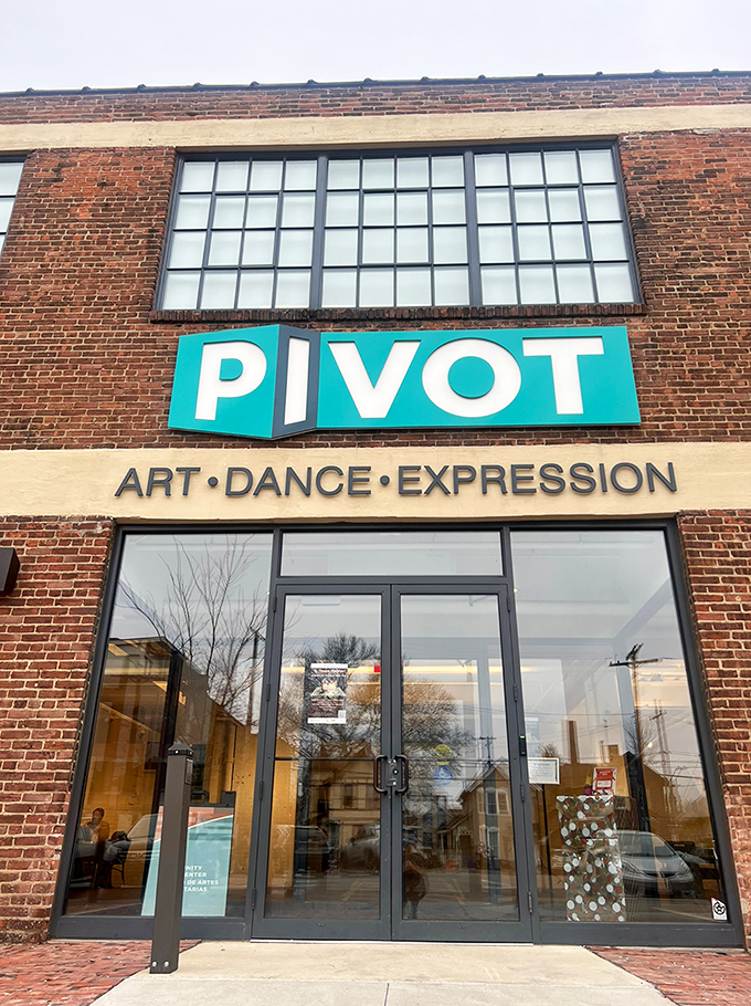 dahlia coffee co at the pivot center for art, dance and expression 1